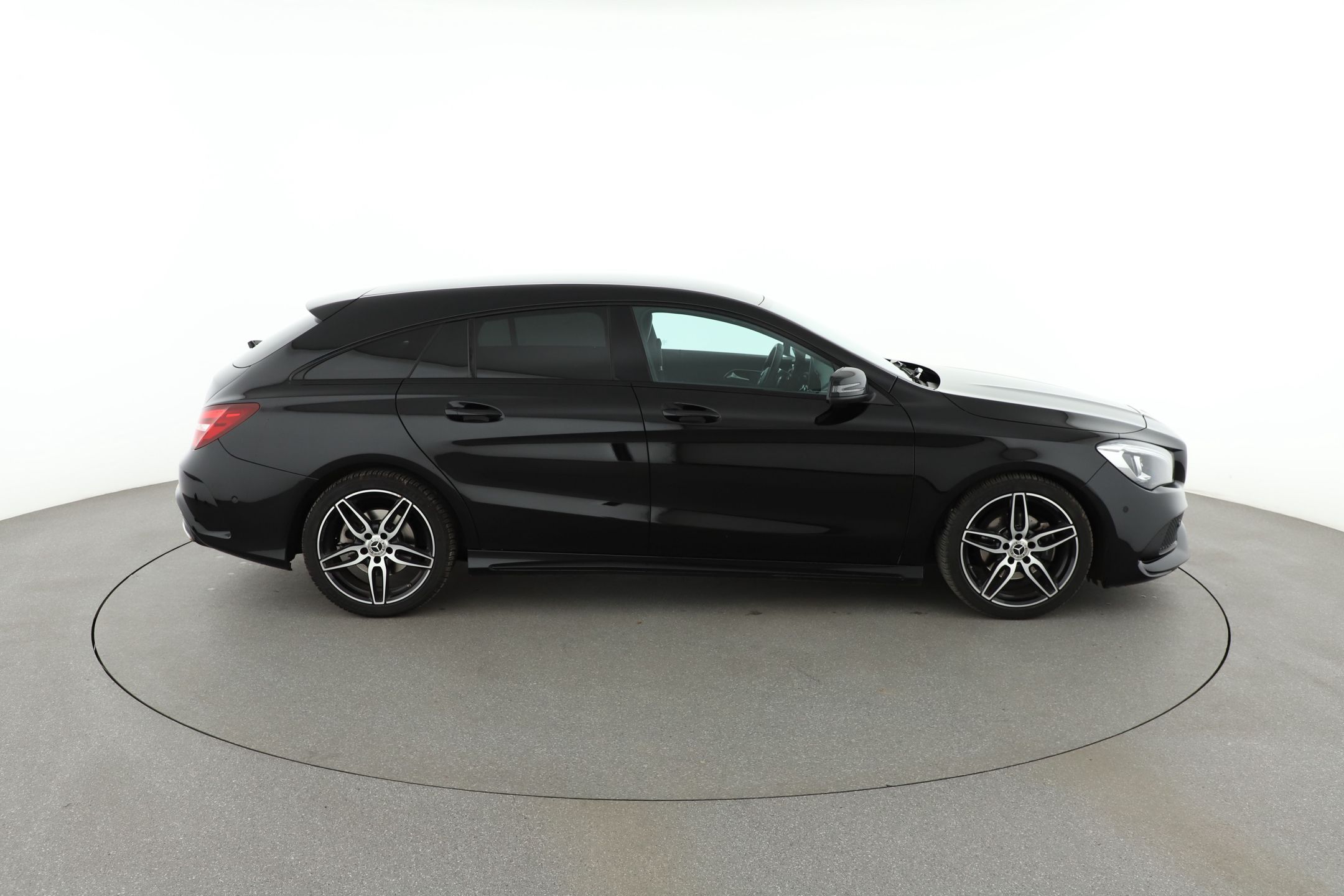 Mercedes-Benz CLA-Klasse CLA 180 Shooting Brake AMG Line, Benzin, 23.320