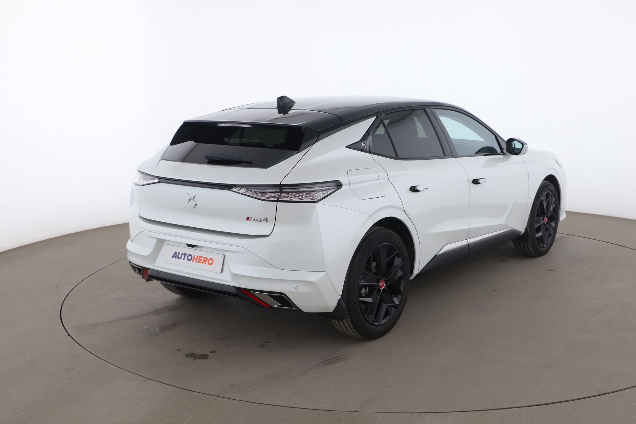 DS Automobiles DS4 1.2 PureTech Performance Line + Auto, Essence, 19 690