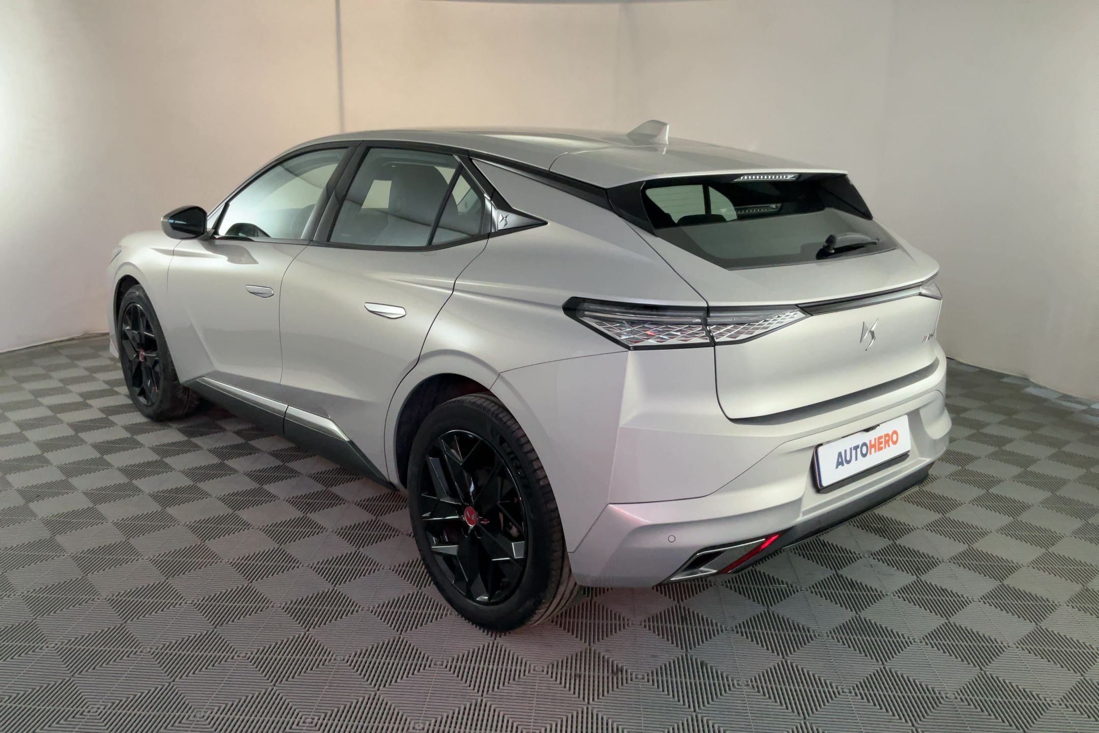 DS Automobiles DS4 1.5 Blue-HDi Performance Line 130 CV aut., Diesel ...