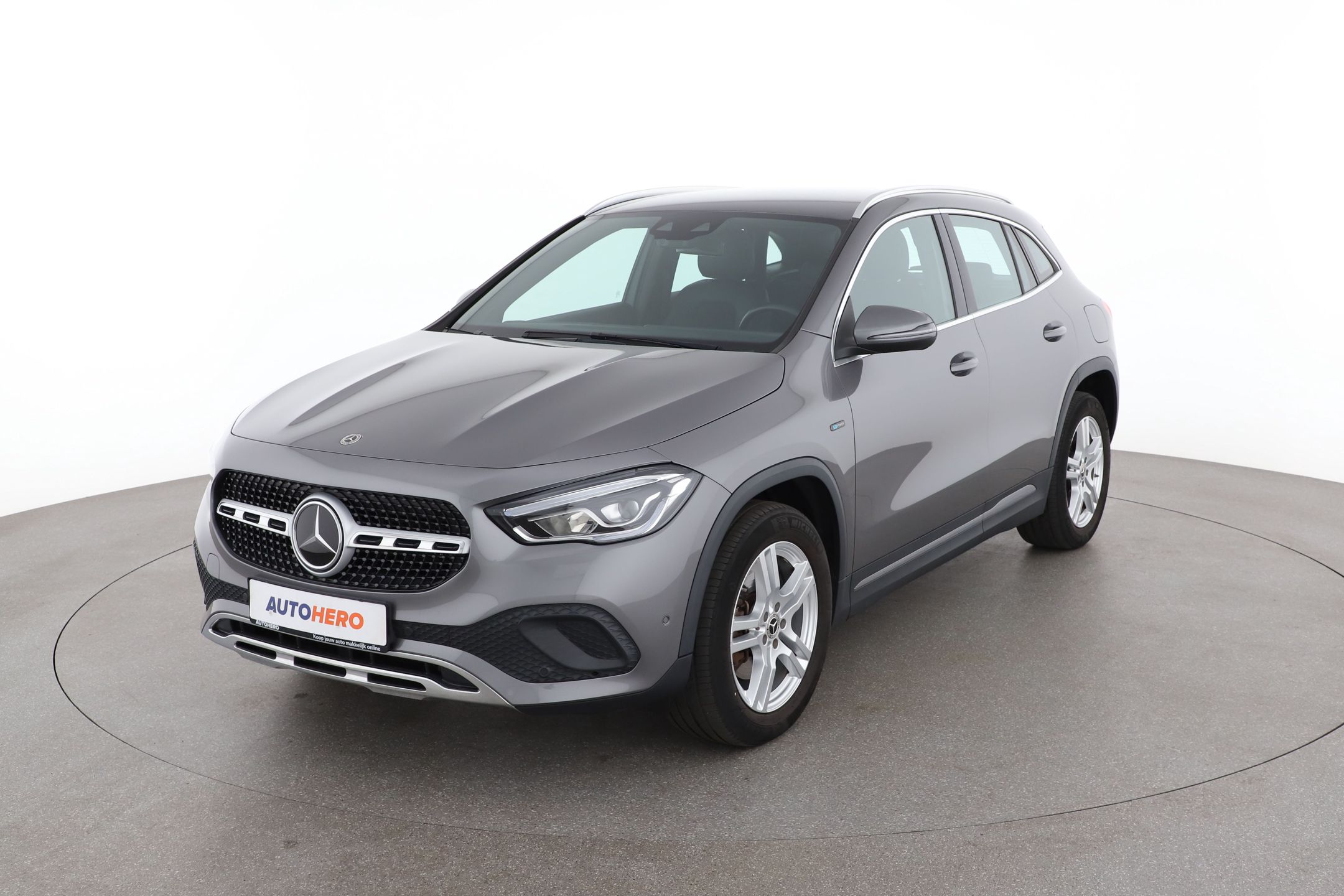 Mercedes-Benz GLA-Klasse GLA 250e Progressive, Hybride, € 28.650