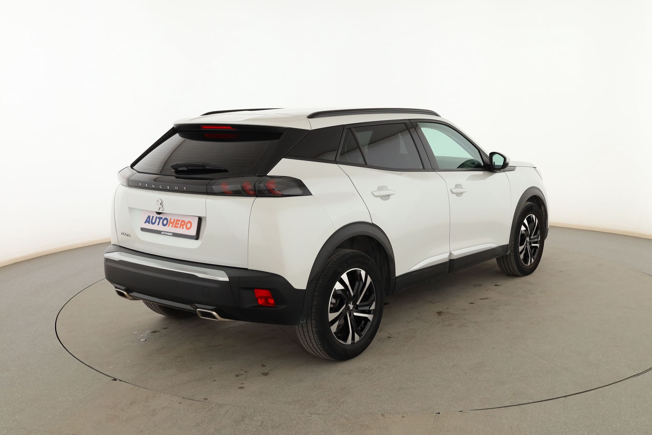 Peugeot 2008 1.2 PureTech Allure, Gasolina, 14.799