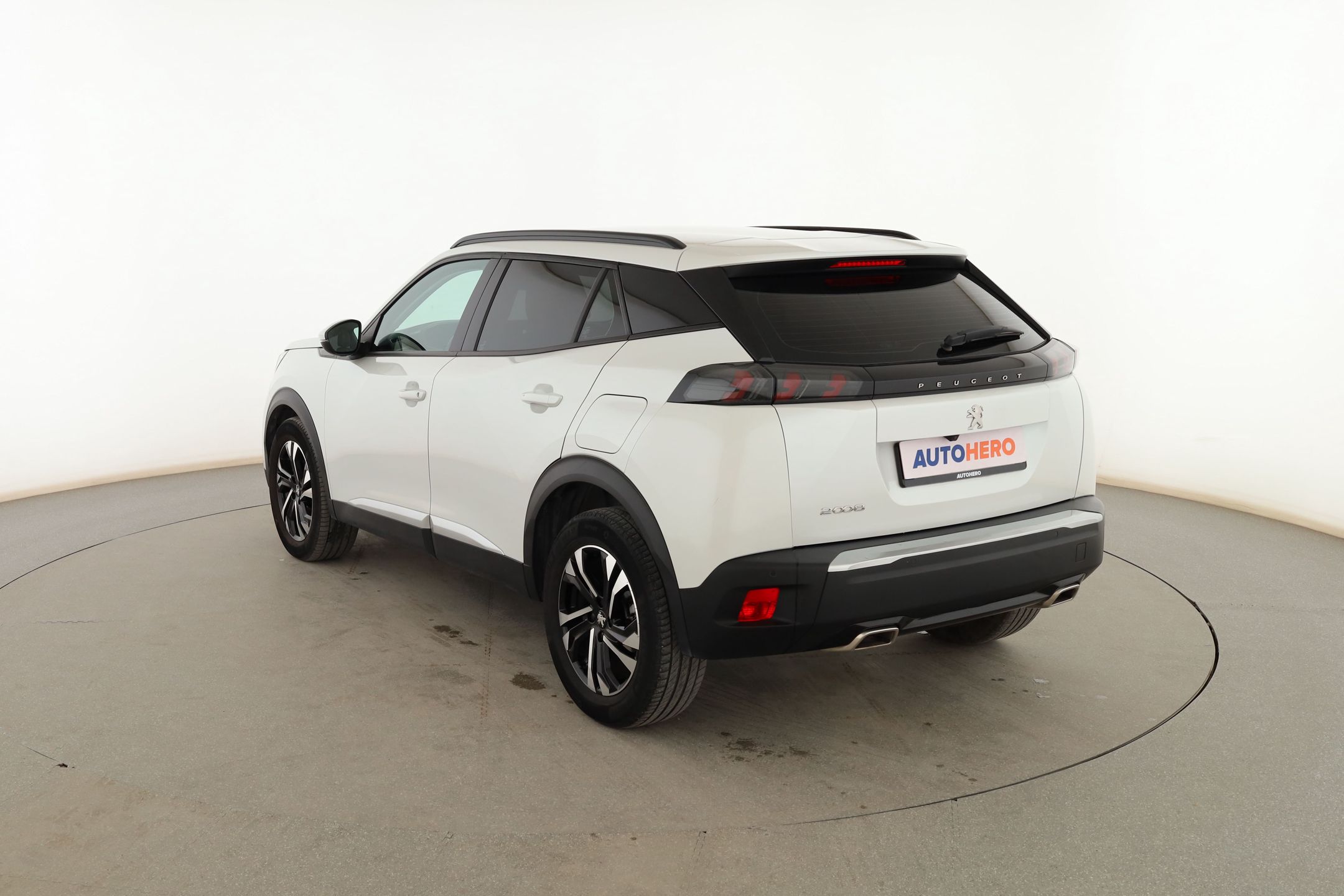 Peugeot 2008 1.2 PureTech Allure, Gasolina, 14.799